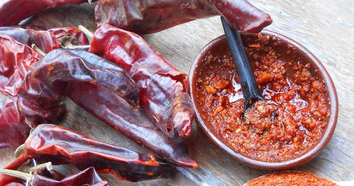 Cocina Chilena . Recetas Caseras: Salsa de Ají Merkén con ajo chilote