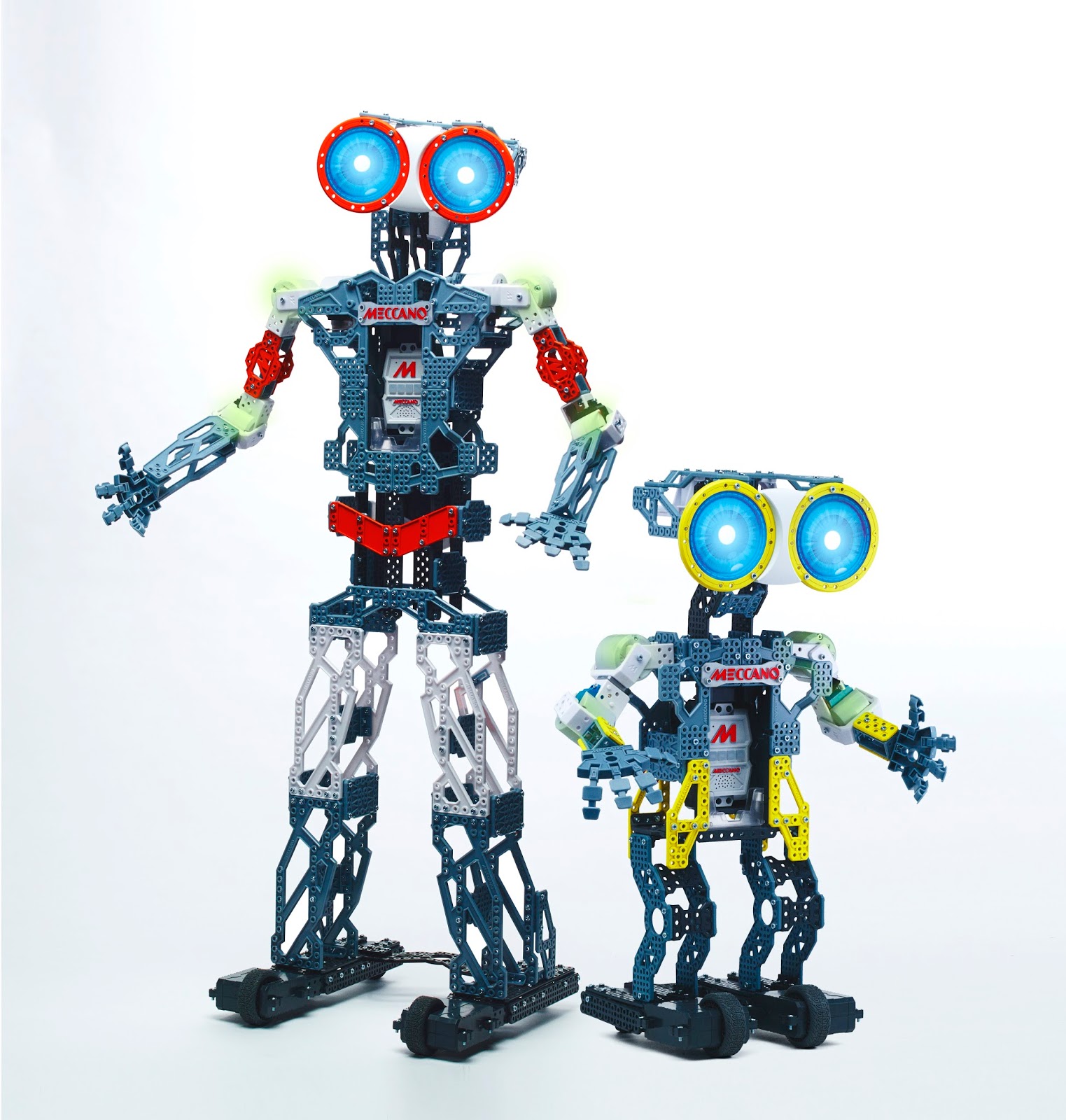 Ralph and Sue's Meccano News: Meet Meccanoid G15 the short one!