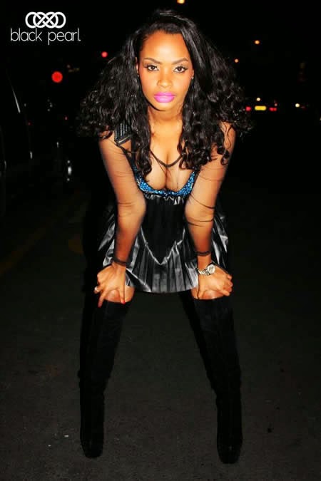 Dillish Mathews Shares New Hot Photos | KISIKI