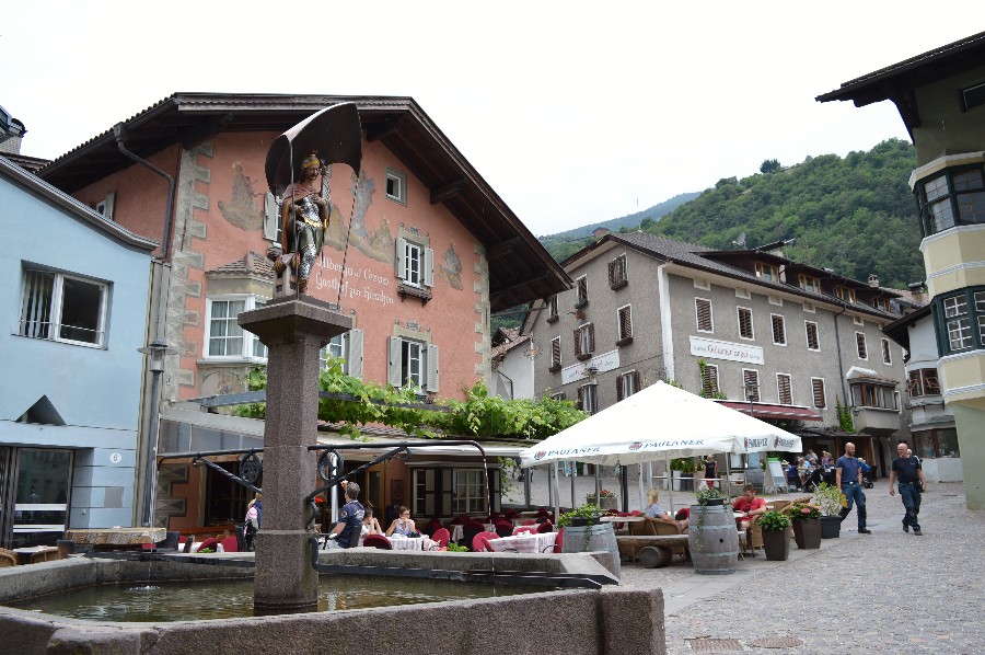 Cosa vedere a Chiusa in un giorno, la città degli artisti - Montagna di ...