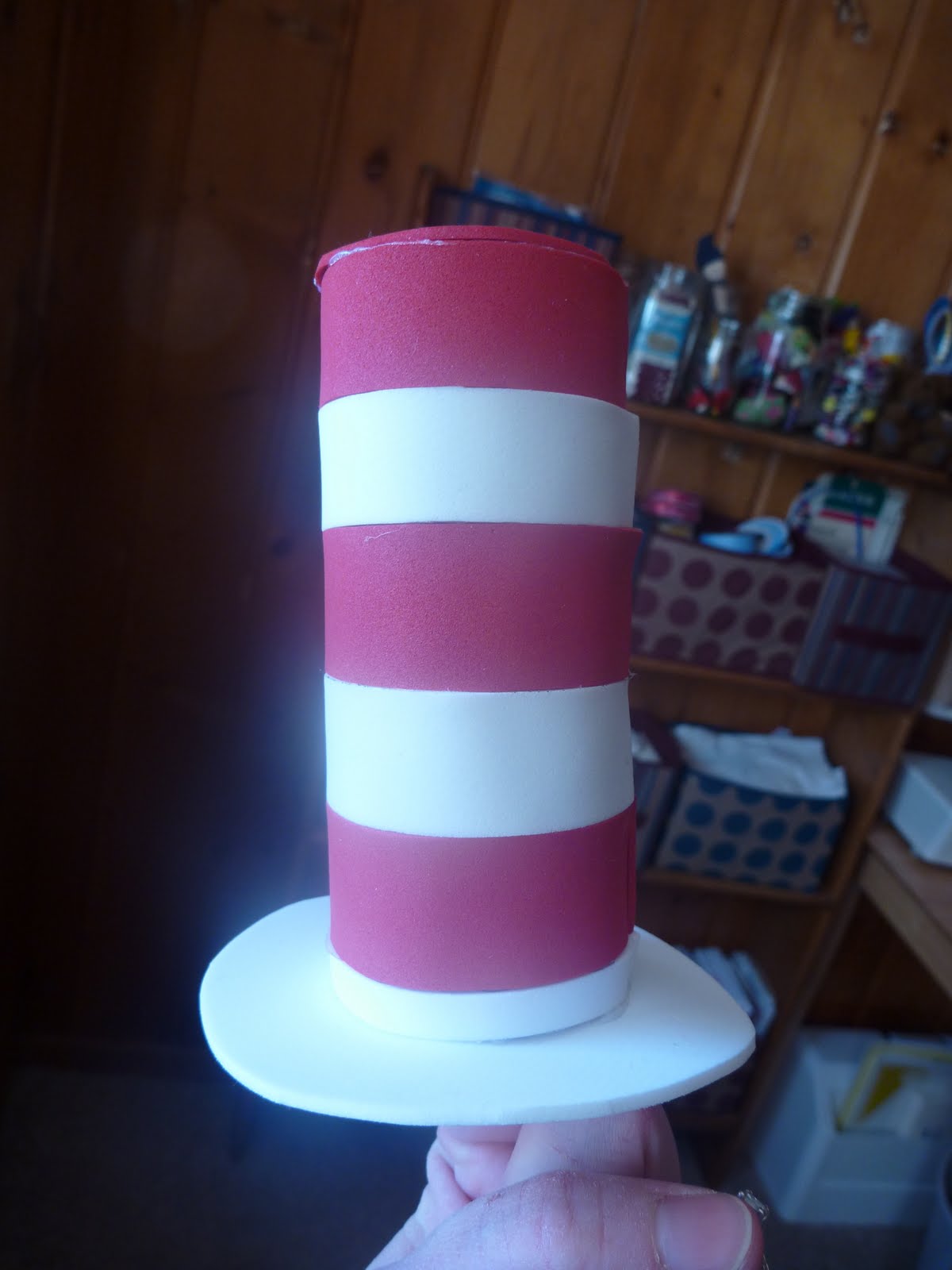 Outside the box!: Dr. Seuss hat finger puppets