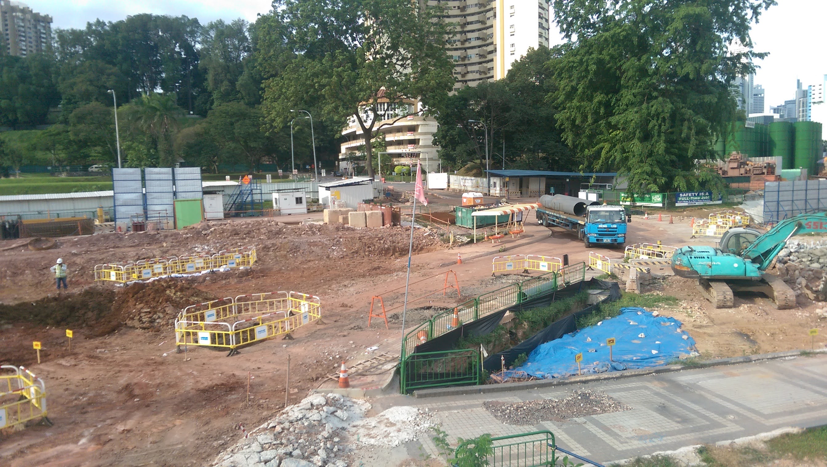 Thomson Line Construction: Outram Park D-walls (II)