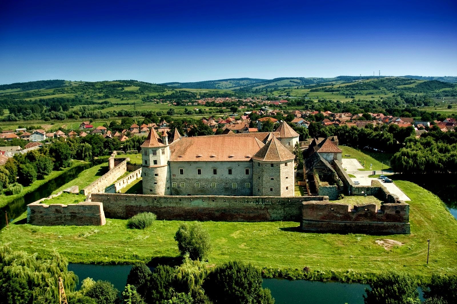 Gyere velem Erdélybe ...:-): Fogarasi vár / A világ második legszebb vára*