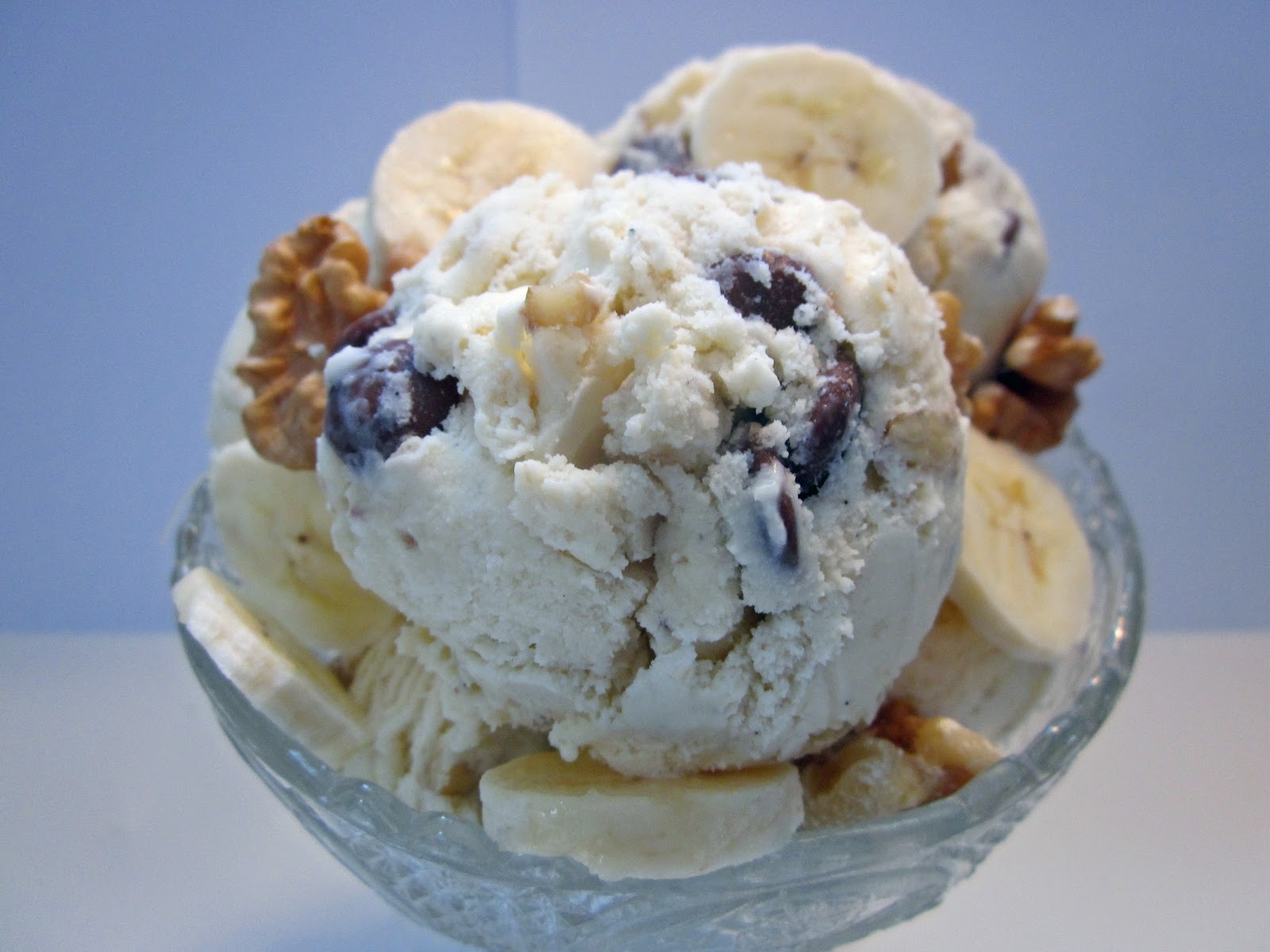 Cupcakesfluffan: Bananglass med valnötter och choklad