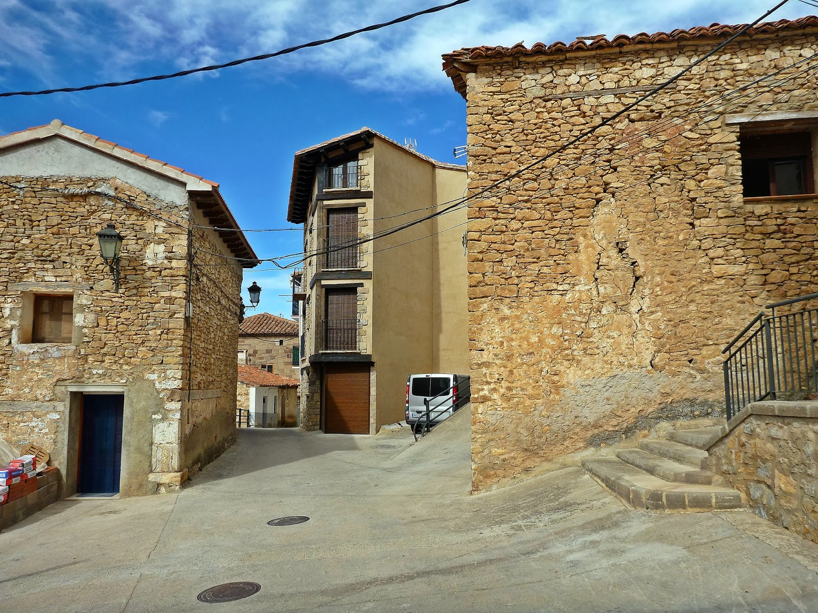 LOS PUEBLOS MAS ALTOS DE ESPAÑA: Nº 33 - ALLEPUZ (Altura 1425 mt )