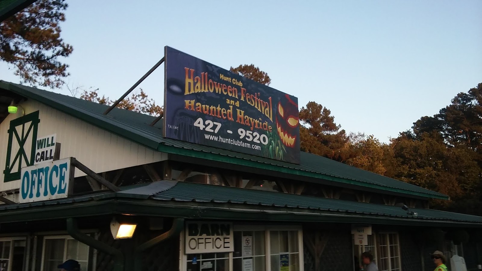 CELTIC PUMPKIN: Haunted Hunt Club Farms 2018