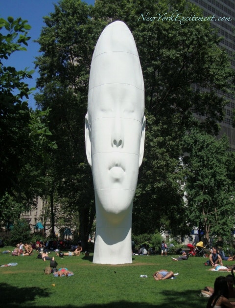 New York Excitement: Giant Head Sculpture "Echo" at Madison Square Park
