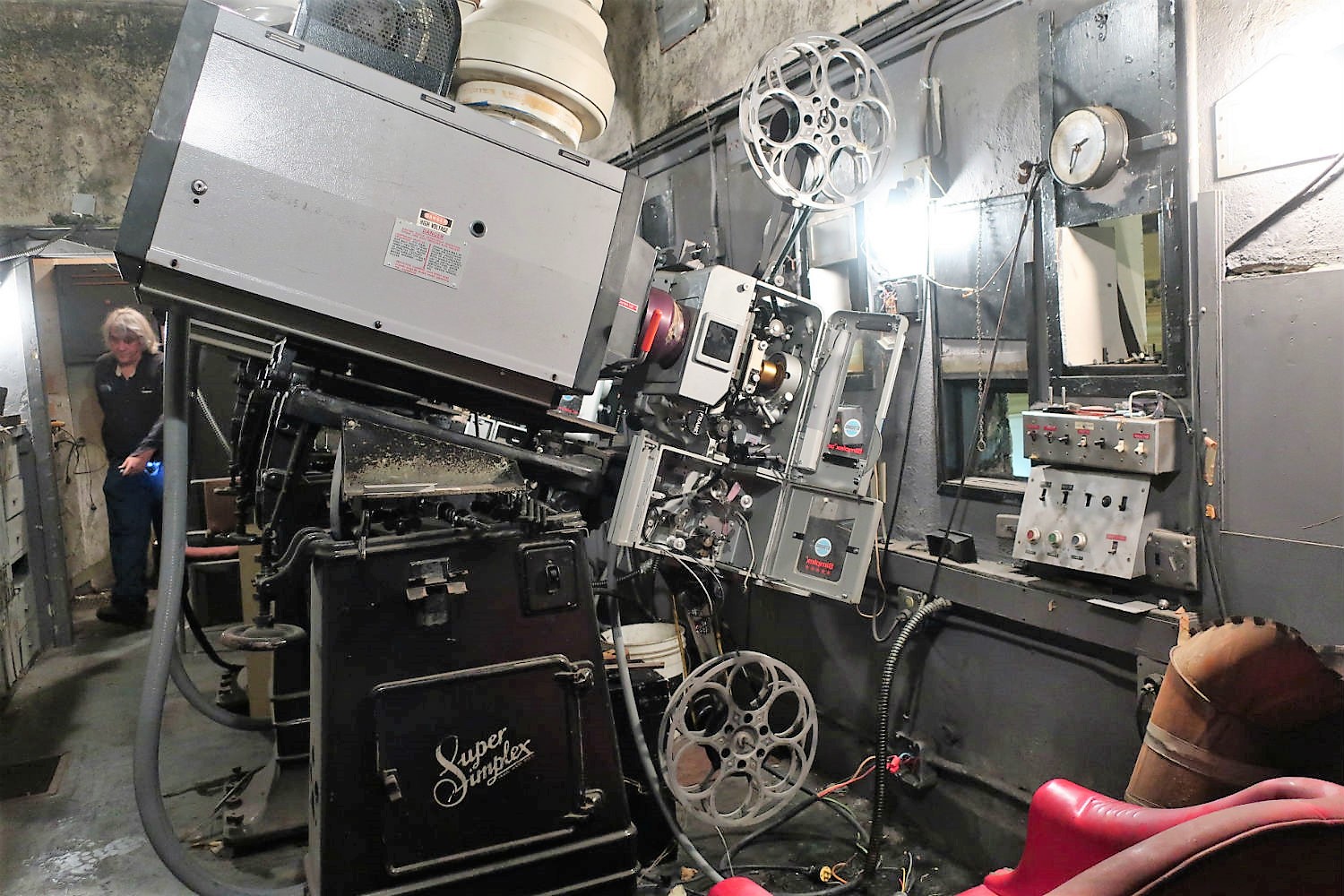 Los Angeles Theatres: State Theatre: projection booth