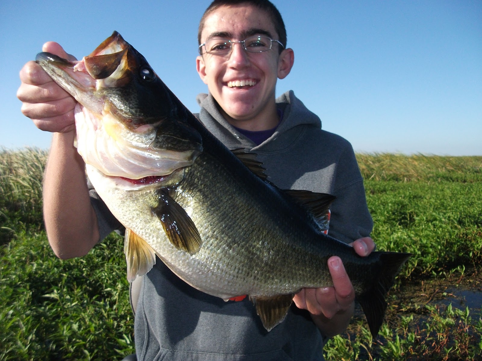 Okeechobee Fishing Report for Okeechobee Bass Fishing: October 2012
