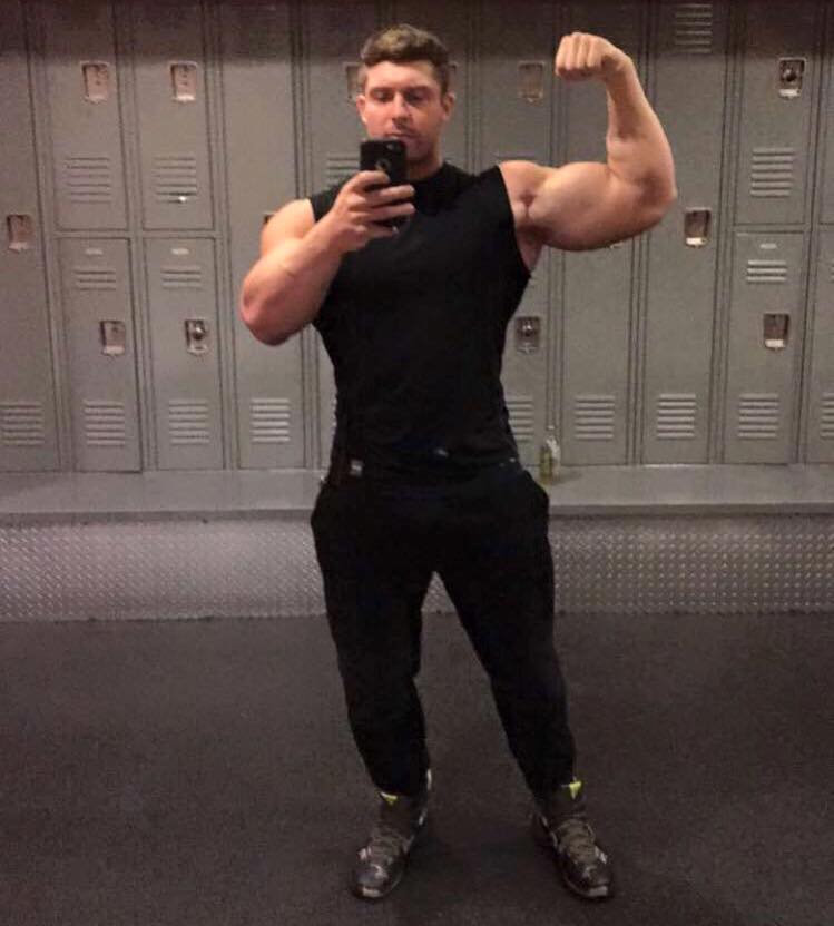 the beauty of male muscle: Jay