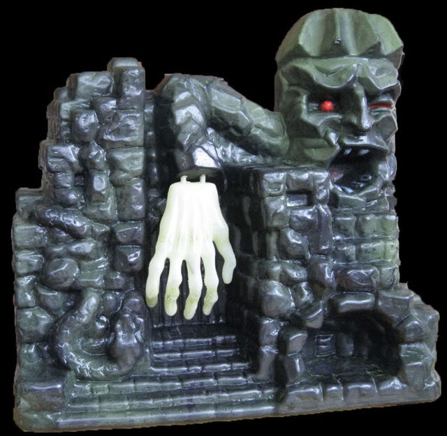 Galaxy Warriors by Sungold: Monster Castle play set?