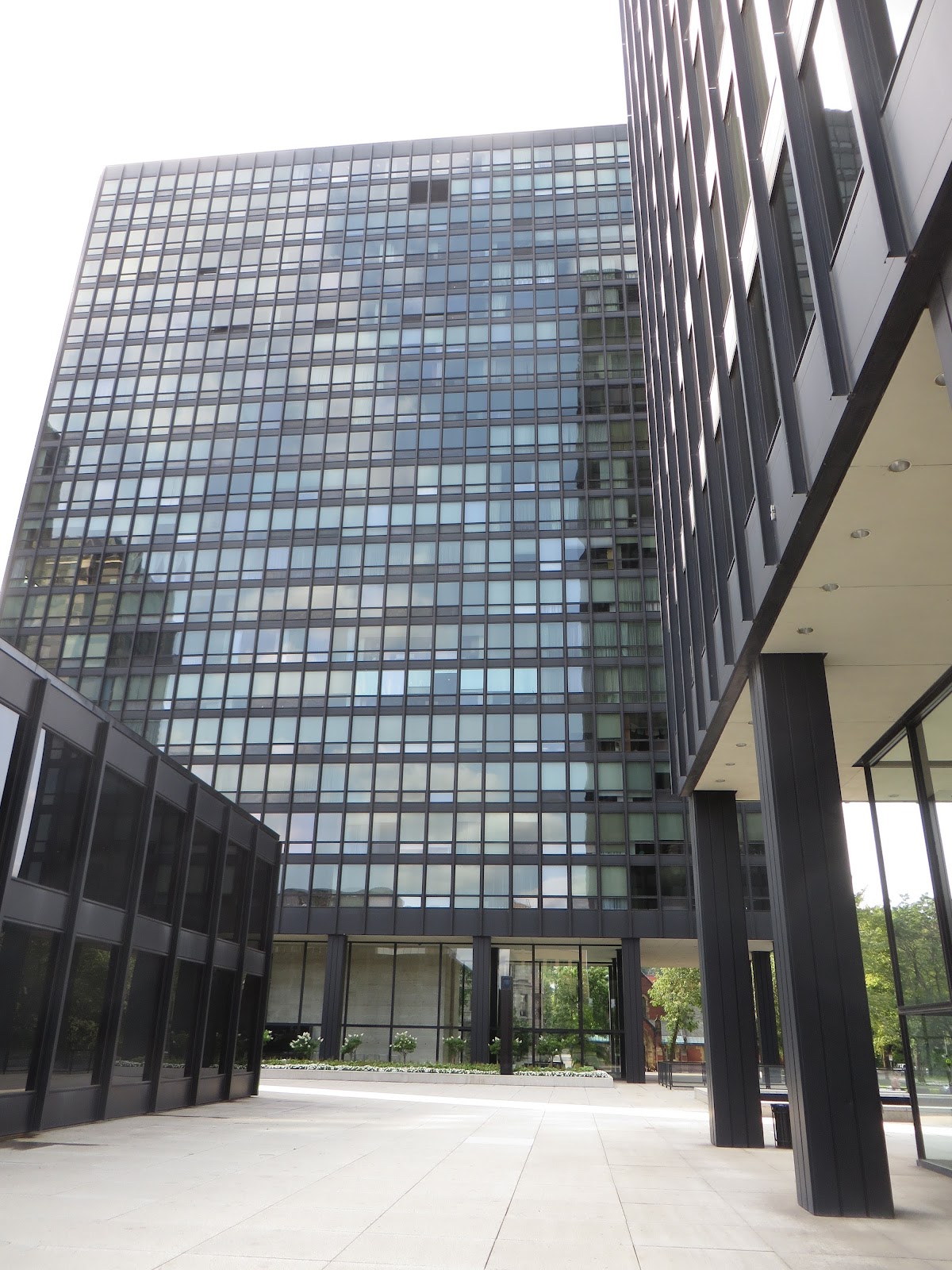 EntreVoir: Westmount Square - Ludwig Mies van der Rohe