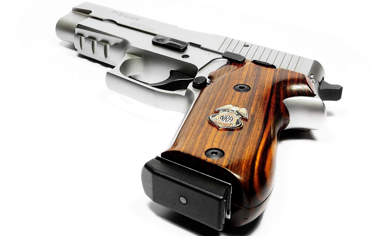 Sala de Armas: 188 fotos variadas de Pistolas