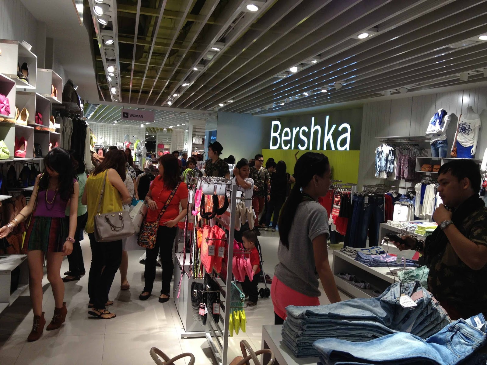 It's Me Miss M: Bershka - Now Open in Glorietta!