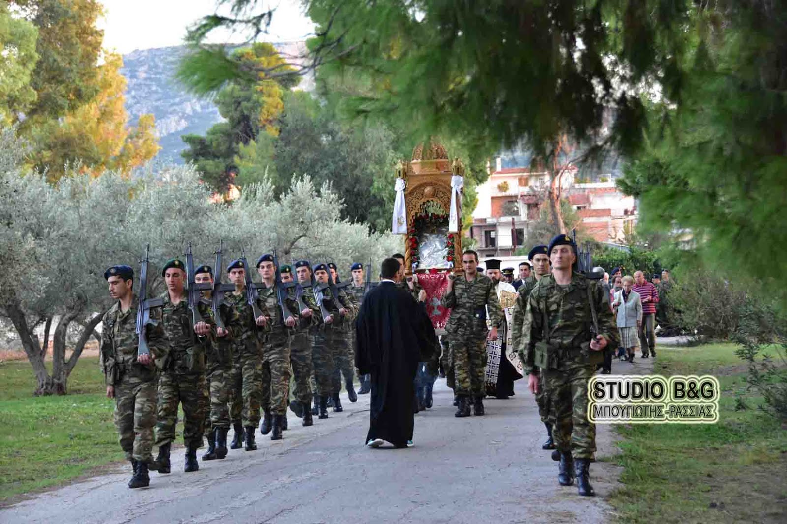 Αργολικός Ποιμήν: ΤΟΝ ΑΓΙΟ ΔΗΜΗΤΡΙΟ ΤΙΜΗΣΕ ΤΟ ΣΤΡΑΤΟΠΕΔΟ ΤΟΥ ΜΗΧΑΝΙΚΟΥ ...