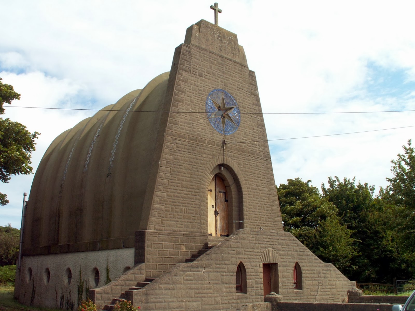 Roy's blog: SOME UNUSUAL CHURCHES