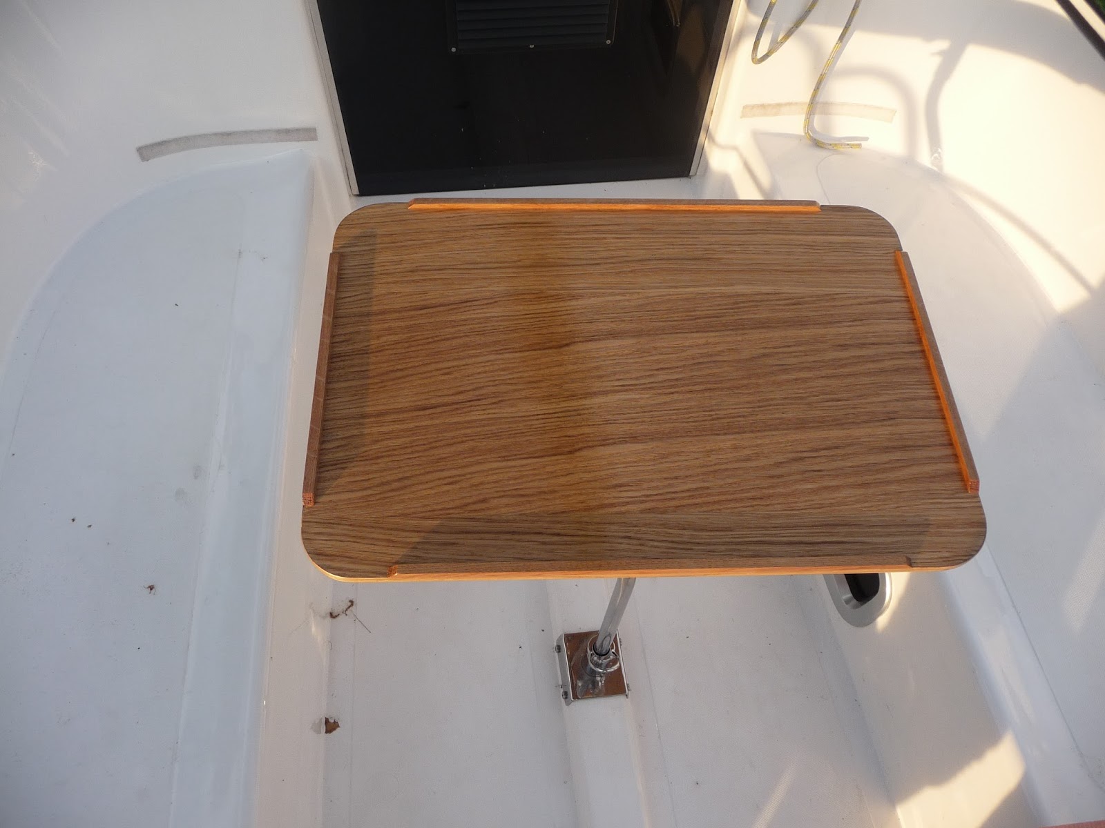 We sail Phobos 21: Wooden cockpit table