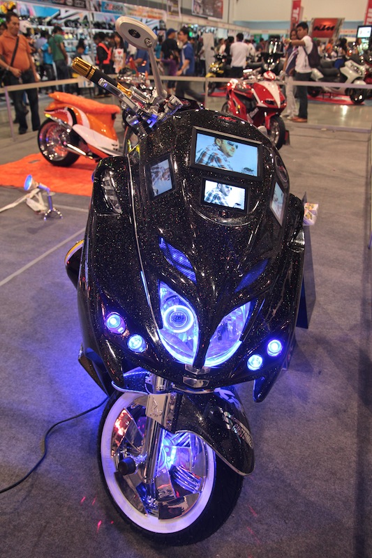 TACHOMETER: Pimp My Ride - Wildest Scooters