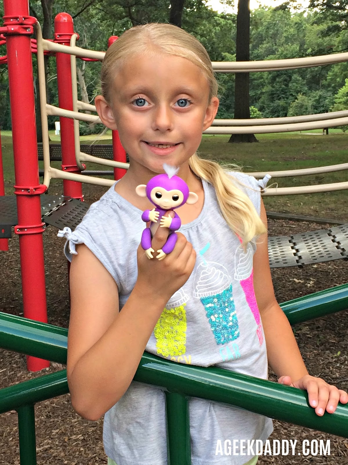 A GEEK DADDY: KIDS WILL GO BANANAS FOR FINGERLINGS