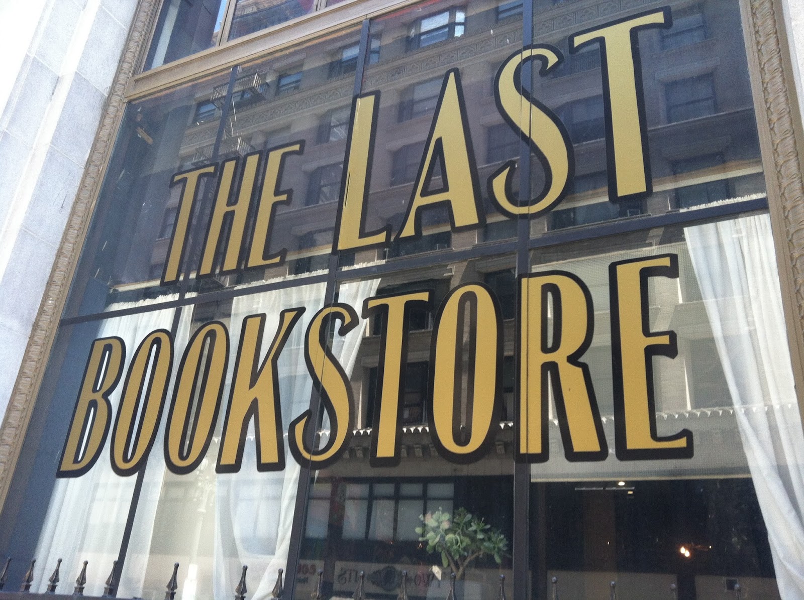 geek with curves: The Last Bookstore