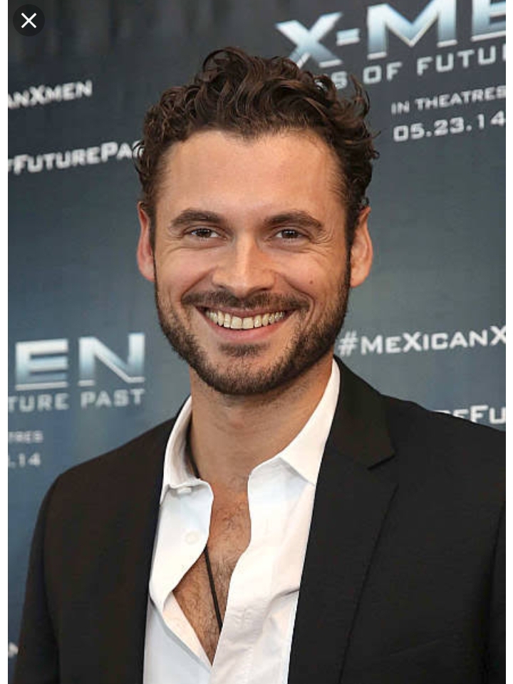 Los Ojos del Espectador: Adan Canto actor y cantante Mexicano
