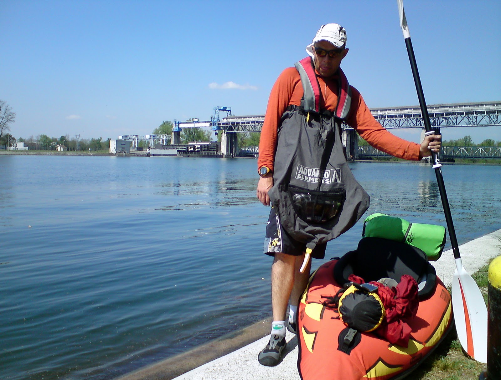 Inflatableadventure: Rhine river on my Dragonfly Kayak.