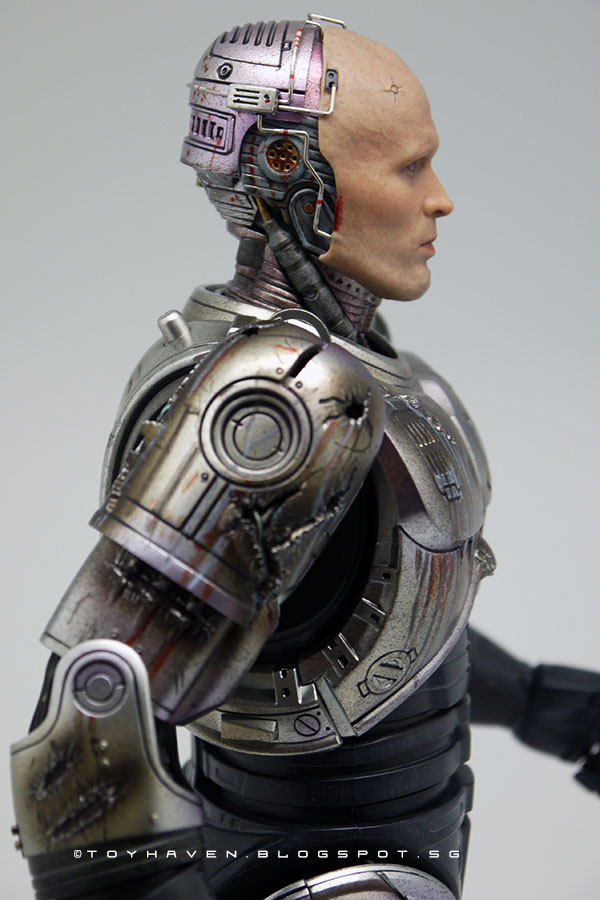 toyhaven: Review 1: Hot Toys MMS266 1/6th RoboCop (Battle Damaged ...
