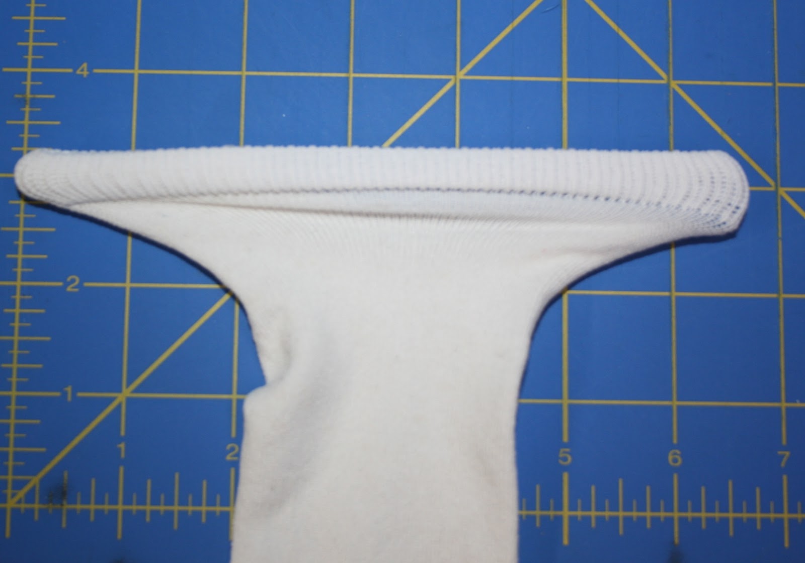 Create Kids Couture: Free Tutorial Tuesday: Callie's Lace Socks