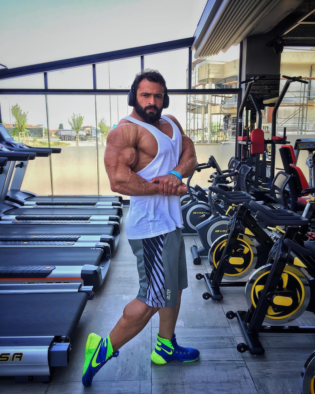 Muscle Lover: Turkish bodybuilder Mustafa Yildiz