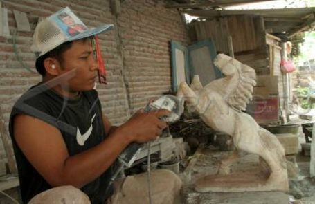 PATUNG BATU: ALAT KERAJINAN PATUNG BATU