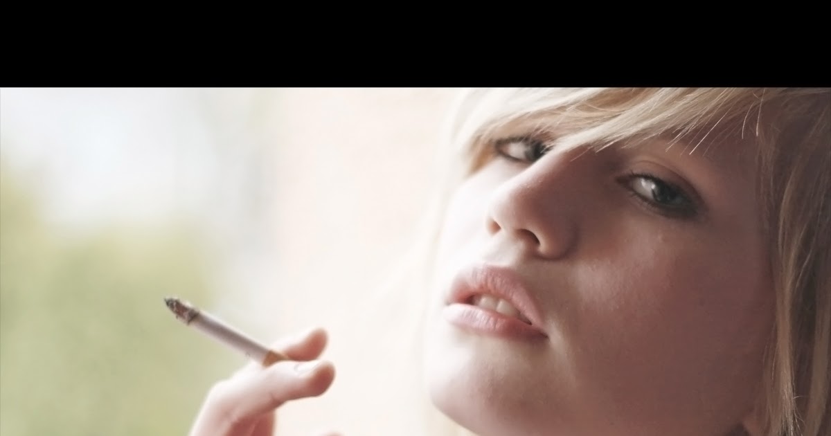 Smoking Women Feast: Anna