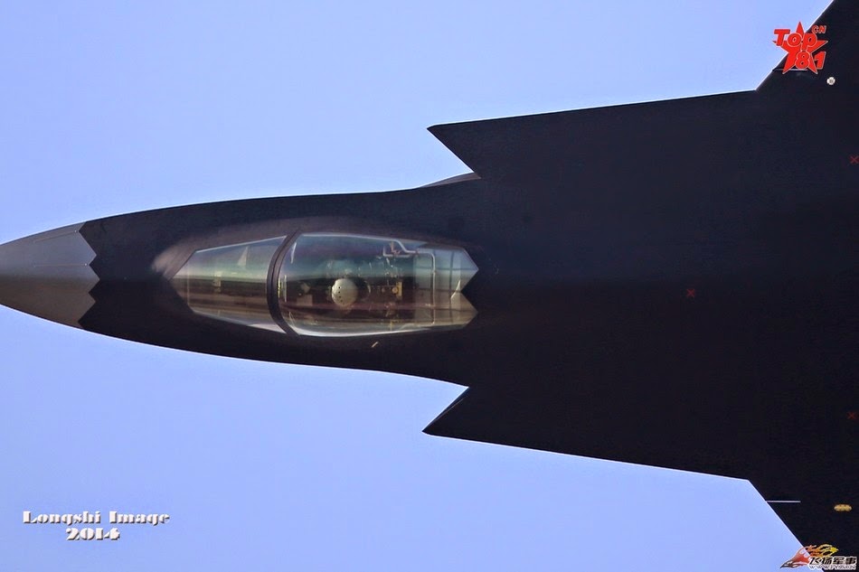 FDRA - Fuerza Aérea: La cabina del J-31