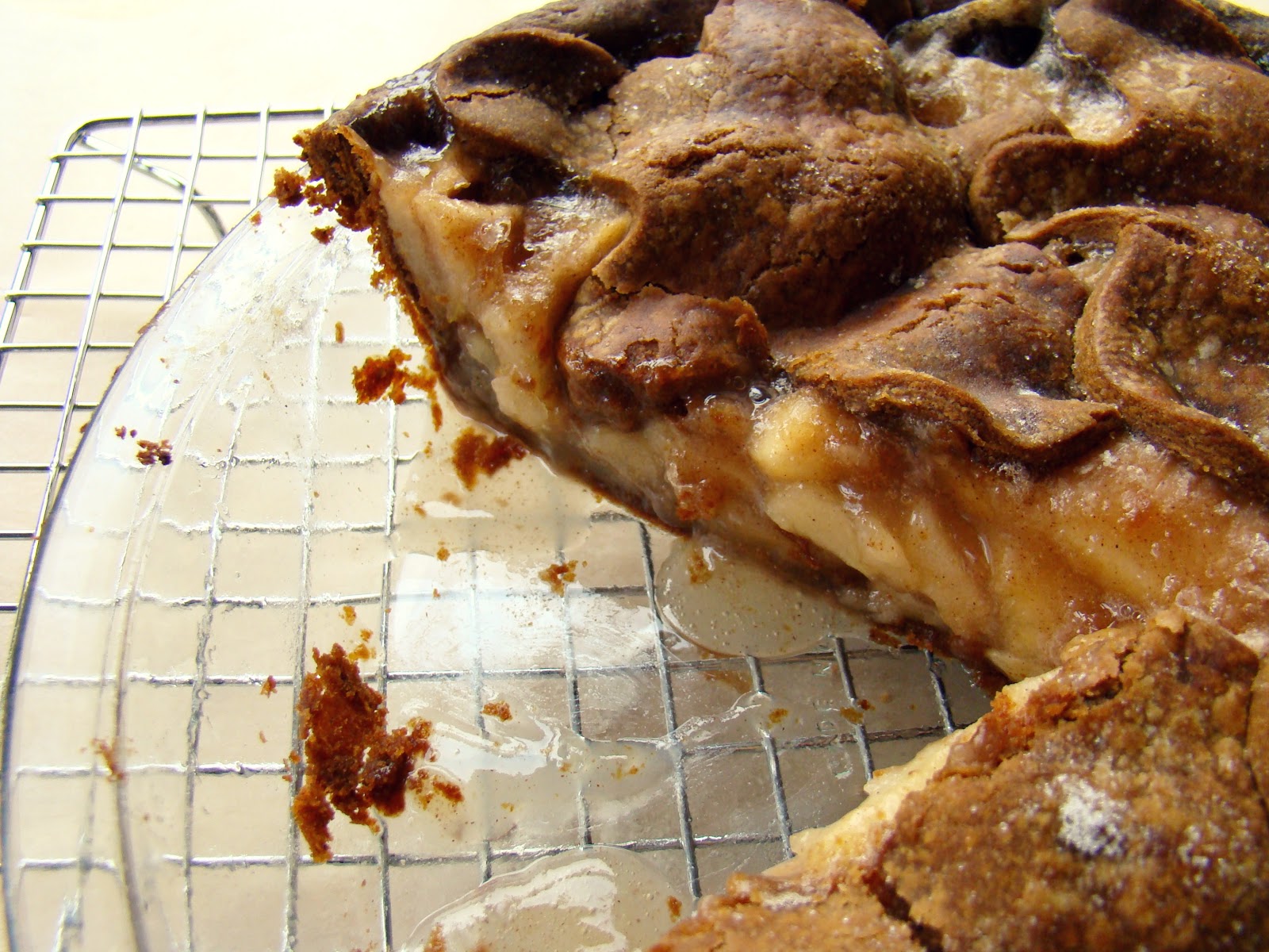 Gingerbread Apple Pie