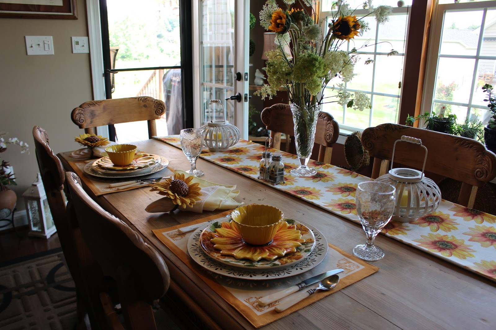 Designs by Pinky: Sunflowers for the Table!