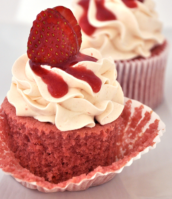 Cupcake de morango / Máquina de cupcake - Amando Cozinhar