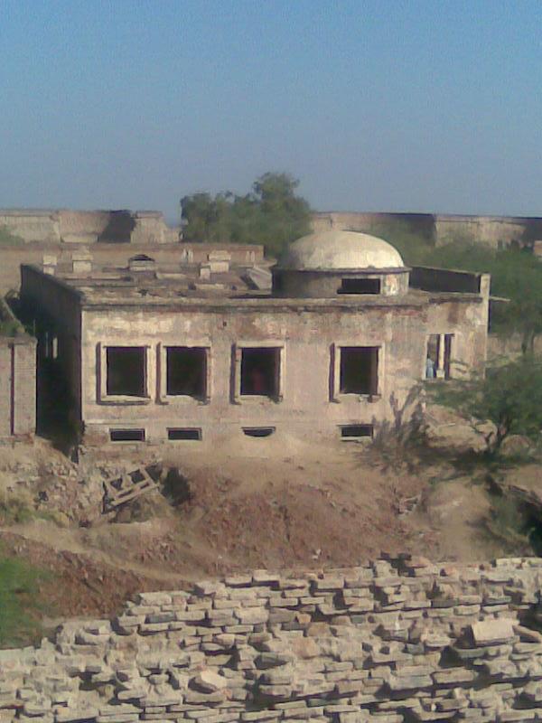 Cholistan Jeep Rally: Derawar Fort Pics (inside)