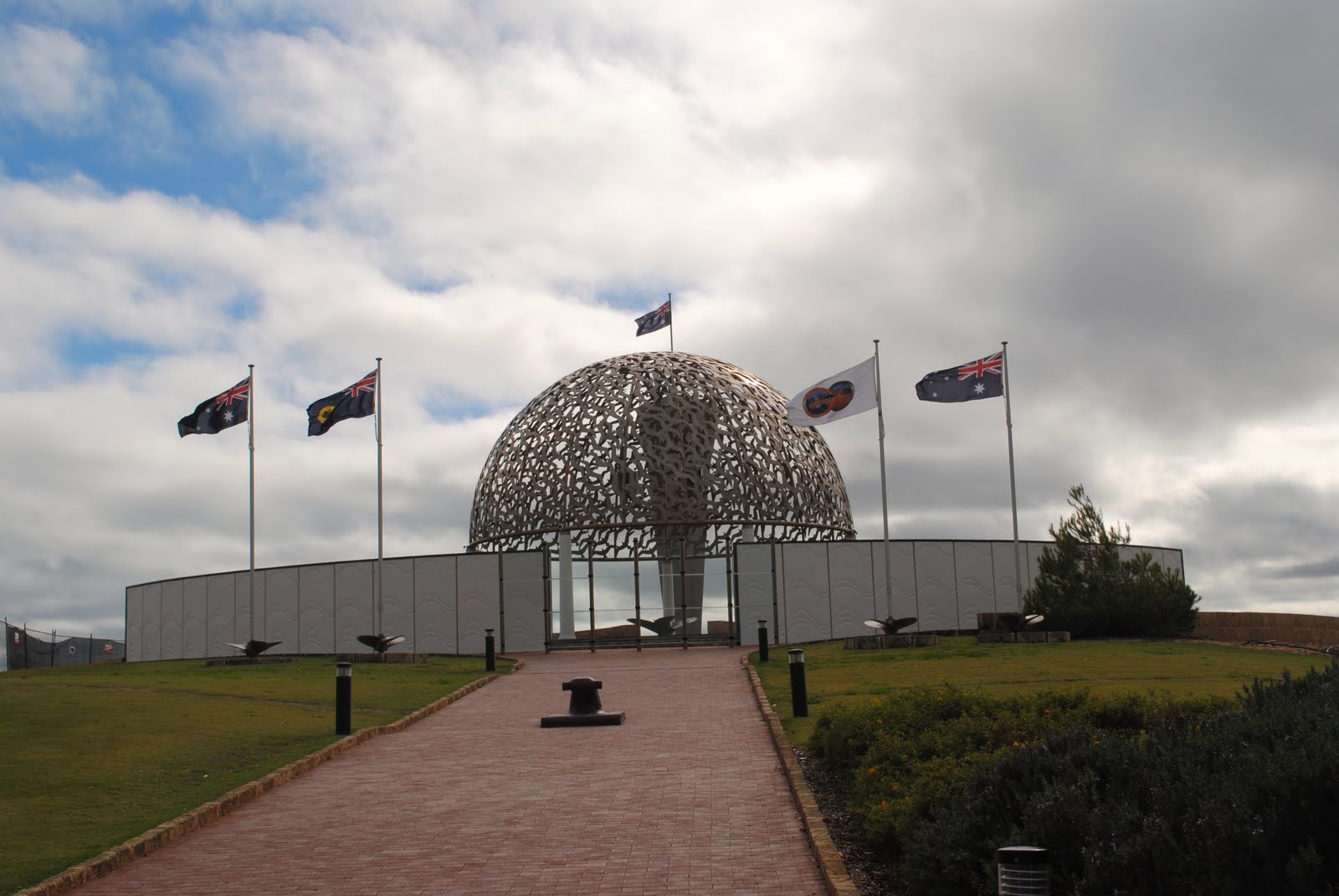 Ian and Sue: Geraldton – HMAS Sydney Memorial