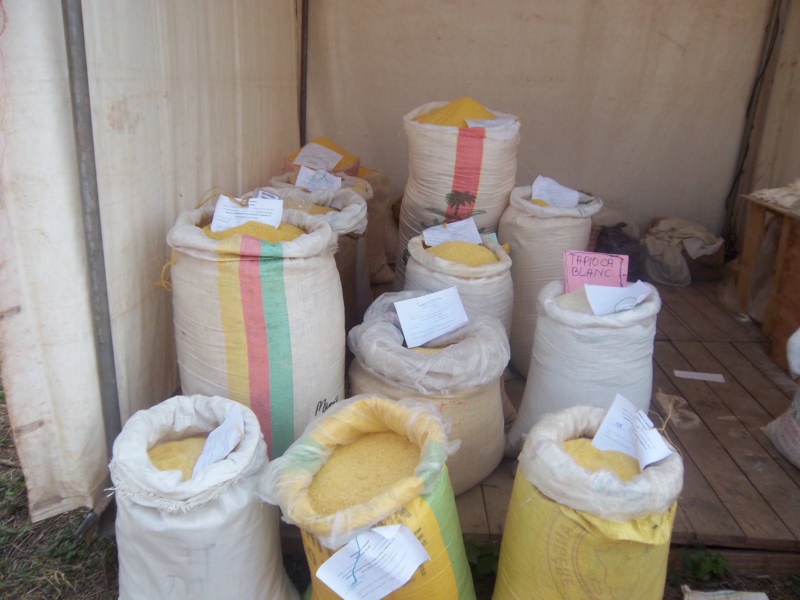 CENTRE D'APPUI AUX INITIATIVES COMMUNAUTAIRES GIC CAIC: Fabrication du ...