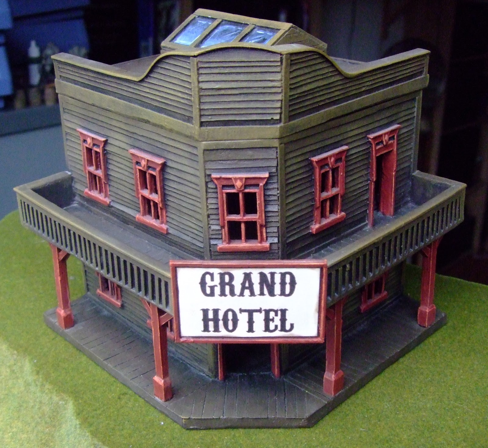 The Angry Lurker: 28mm Wild West "Grand Hotel" in the town of Angry!