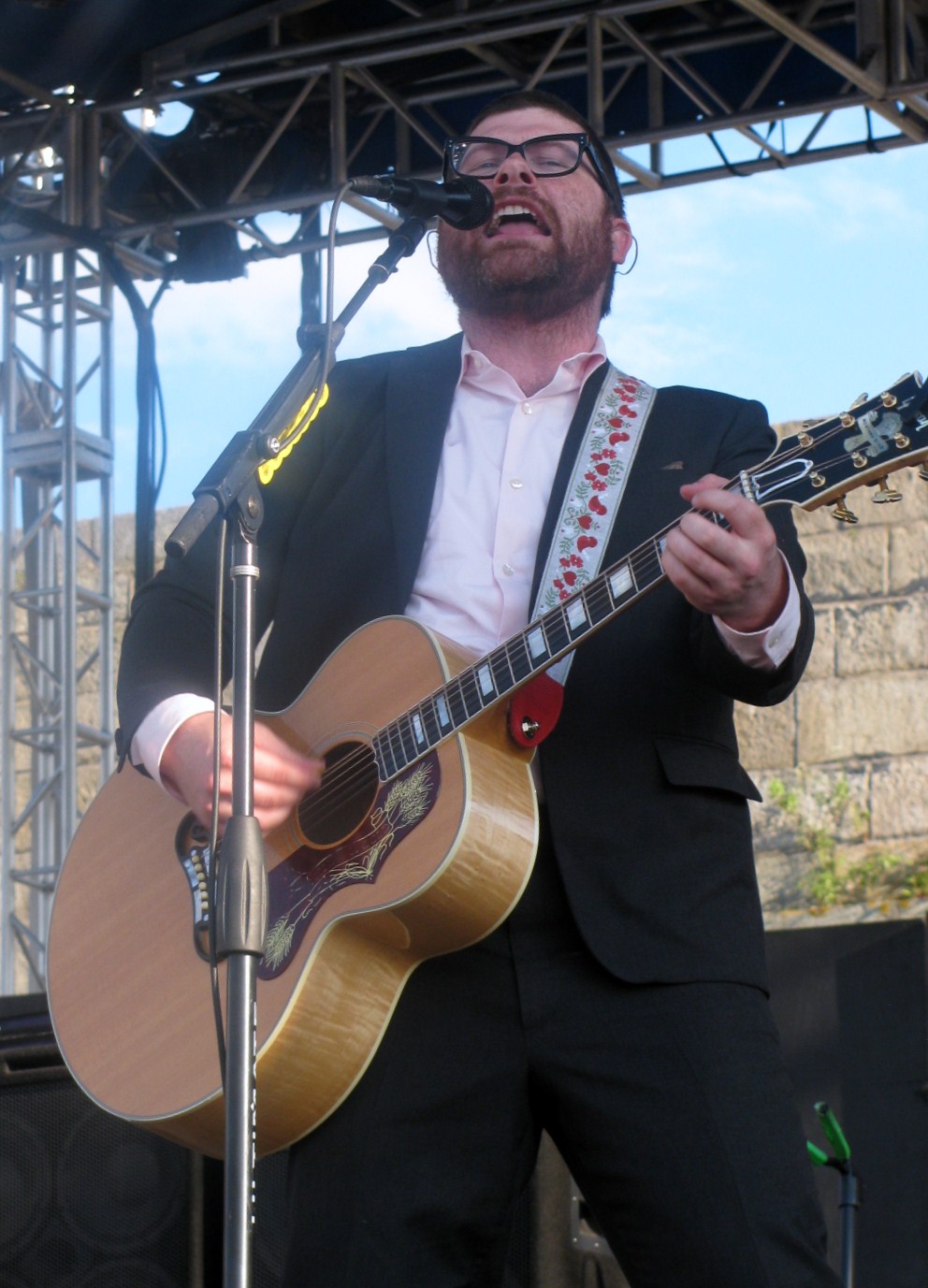 Tim Brough's Black Leather Bookshelf: The Decemberists Play Newport ...