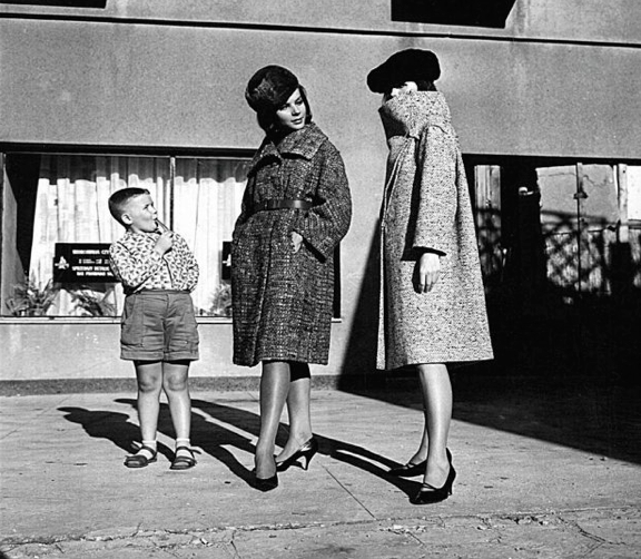 Kontestacja rzeczywistości: W spodniach czy w spódnicy. Moda w czasach ...