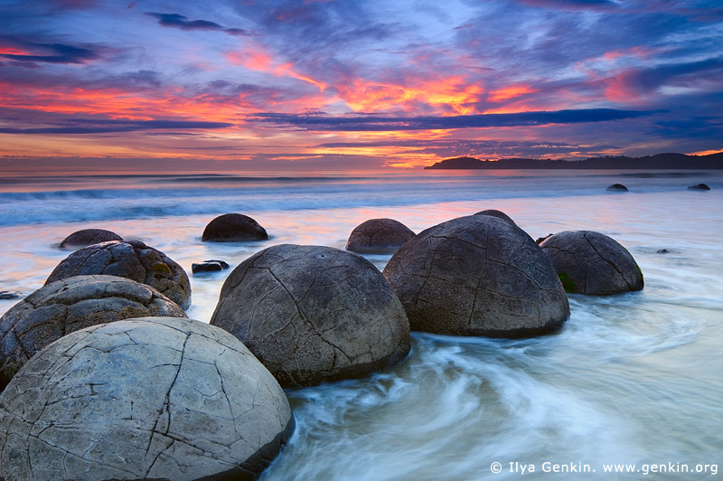 Travel Trip Journey : Moeraki Boulders New Zealand
