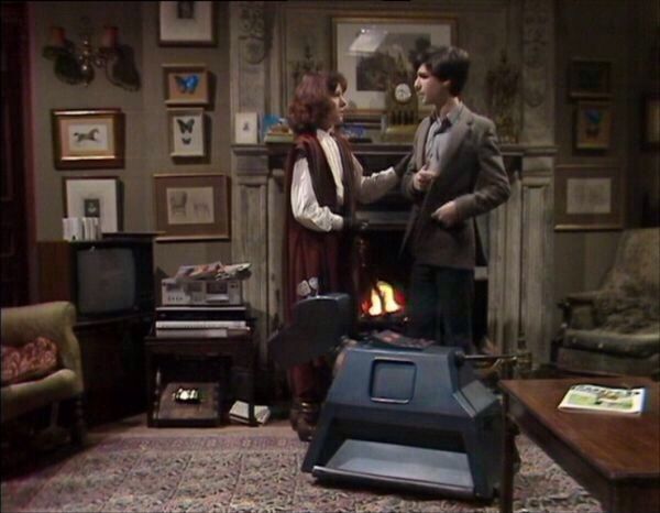 TV Lover: My Review of K9 And Company's: "A Girl's Best Friend"