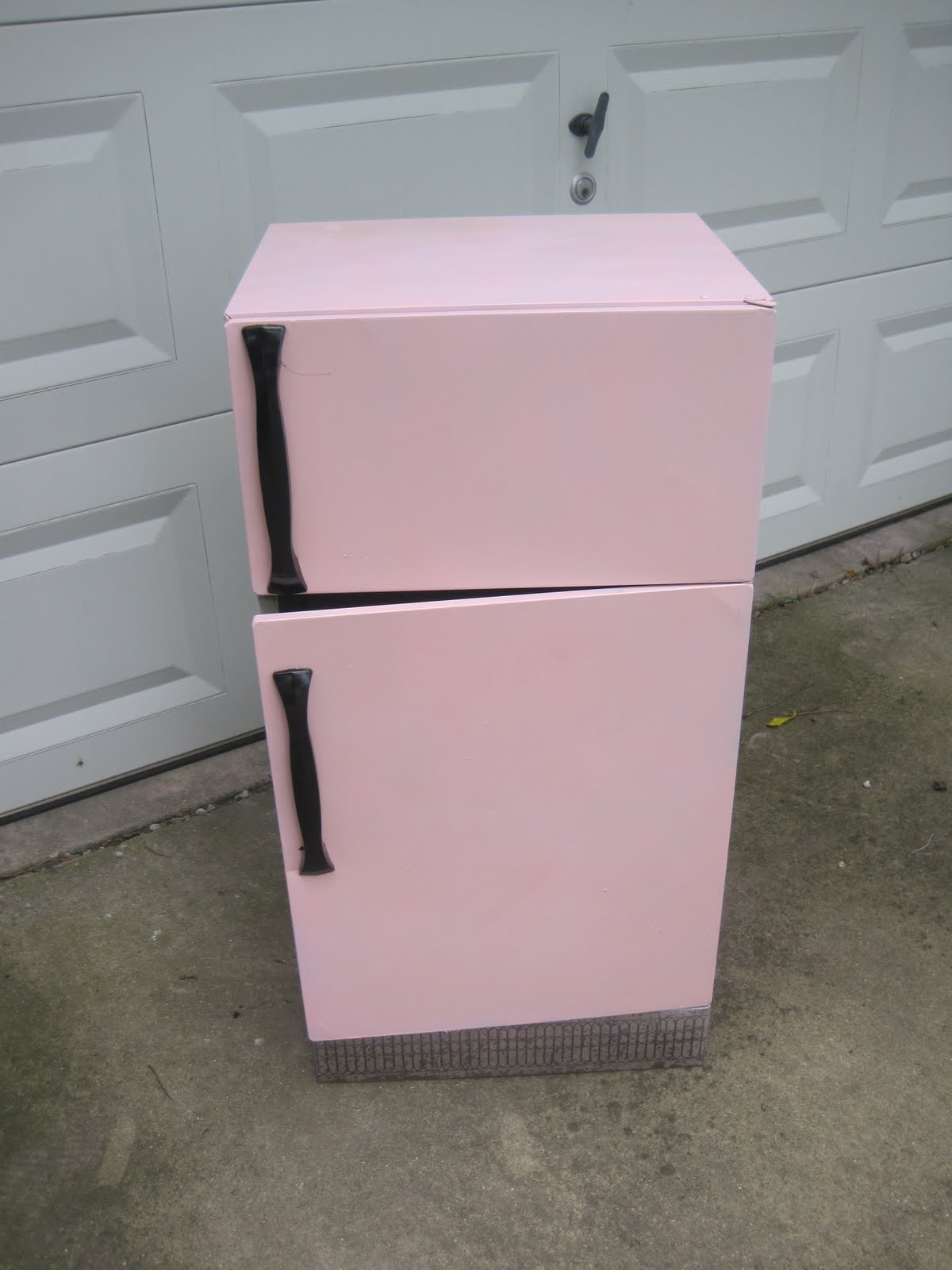 Shabby Pink World: Redone Child's Pink Fridge
