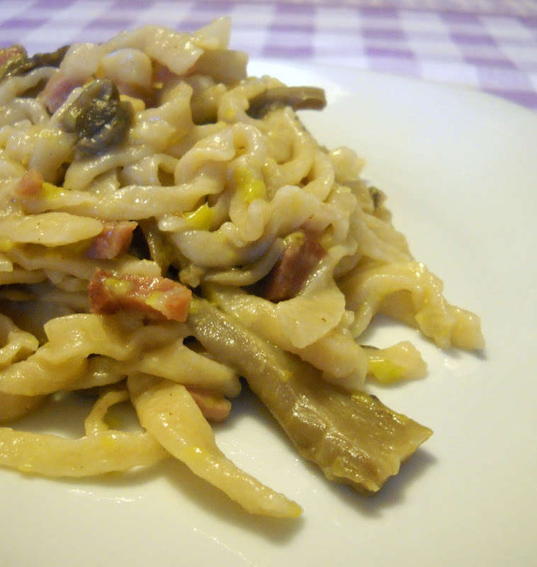 Strangozzi umbri con funghi, porri e speck