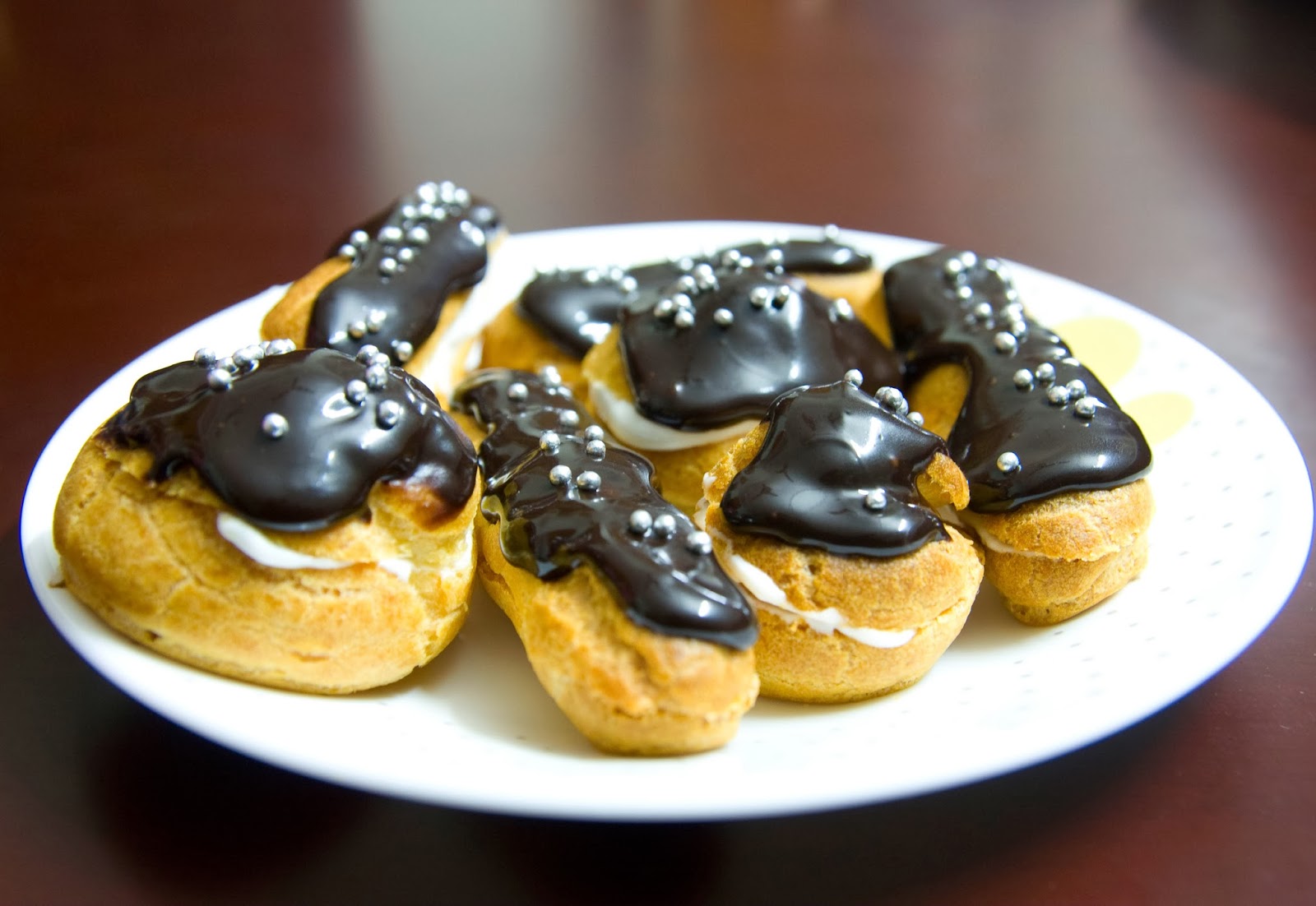 Nimmy's Kitchen: Chocolate Eclairs
