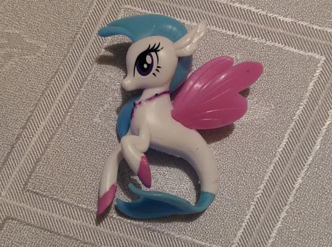 Store Finds: On the Go Purses, 2019 Retro Ponies, Little Twin Stars and ...
