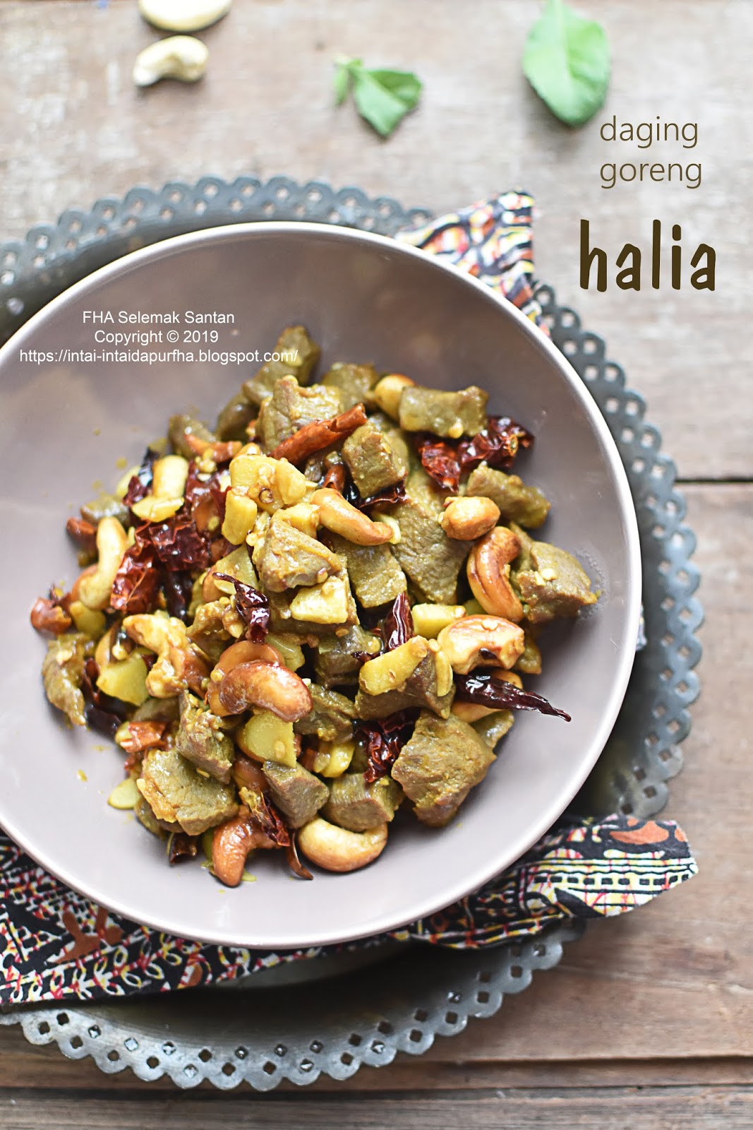 DAGING GORENG HALIA & BIJI GAJUS ...ada biji gajus dan cili kering tu ...