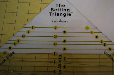 - The Quilter -: Using The Setting Triangle
