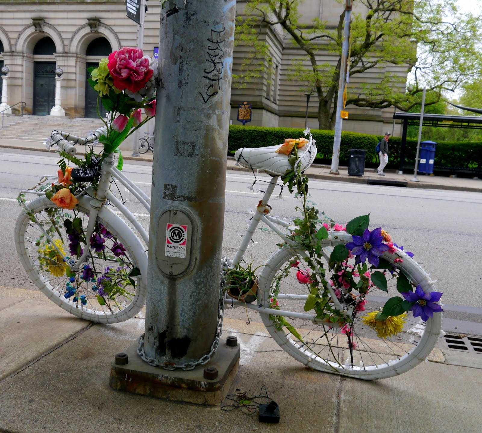 U-Holler: Memorial Bicycle